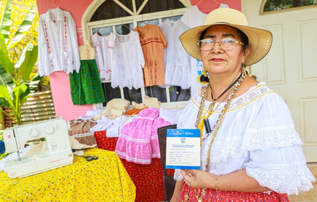 Lucresia Chávez, la artesana ocueña que hace patria con la confección ...